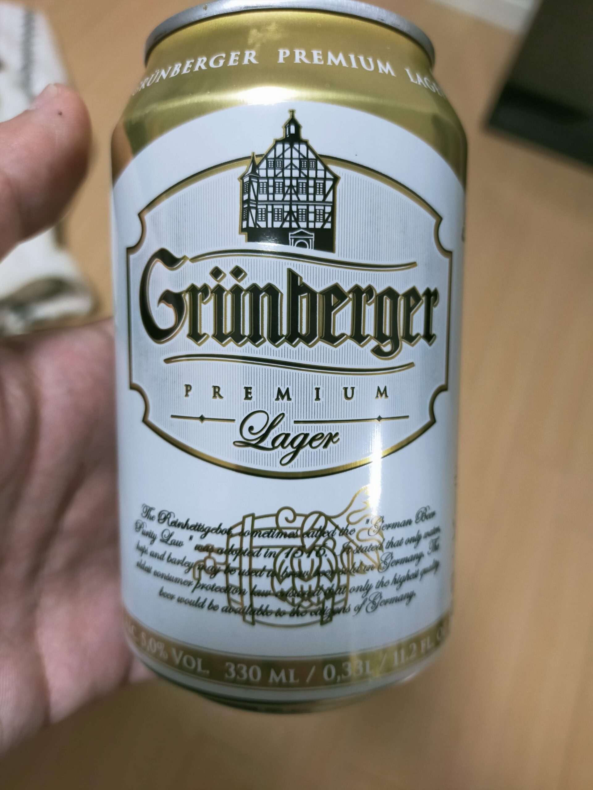 「Grünberger（グルンベルガー） Premium Lager」はうまい？まずい？実際に飲んでみた。 - Akinai Life
